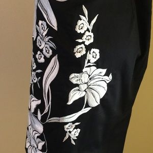 White House Black Market | Skirts | Whbm Floral Embroidered Sateen ...